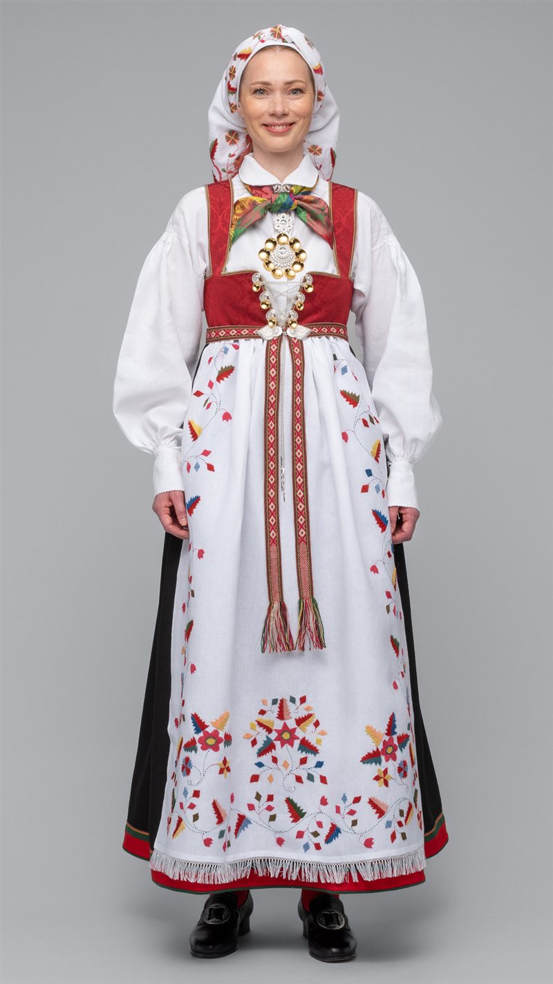 Åmlibunad dame fra Aust-Agder. - Norsk Flid nettbutikk og bunader