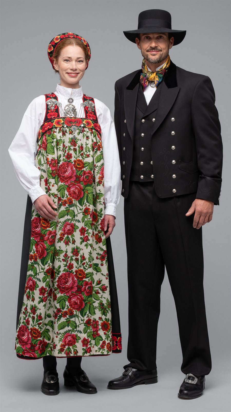 Mannsbunad, Korttrøye fra Buskerud - Norsk Flid nettbutikk og bunader