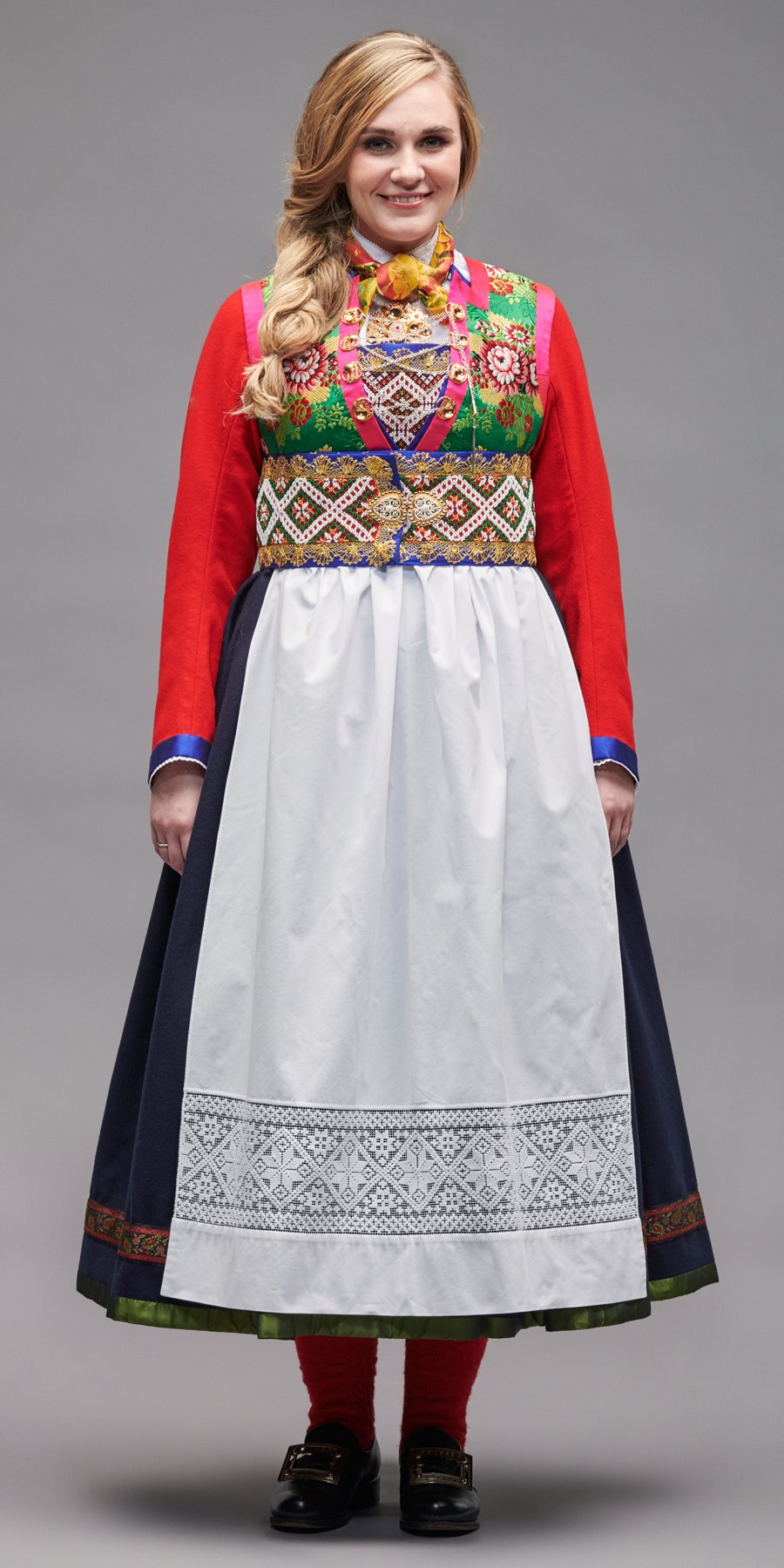 Rekonstruert kvinnebunad fra Fusa - Norsk Flid nettbutikk og bunader