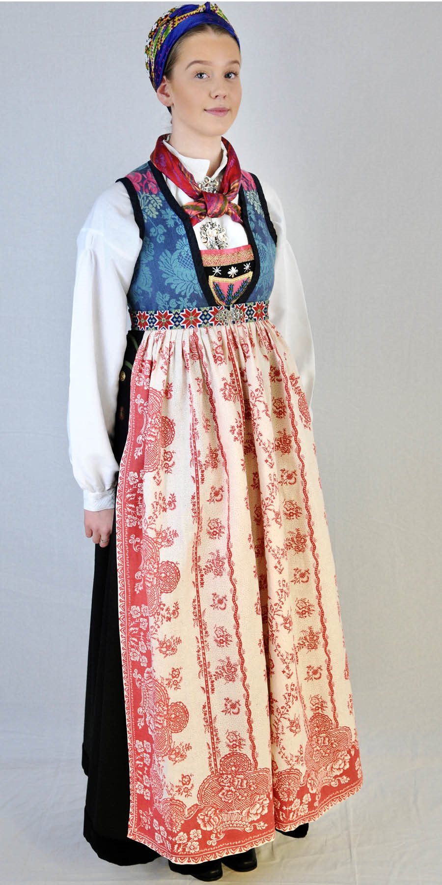 Forkle - Bringeduksdrakt fra Nord-Valdres - Innlandet - Norsk Flid ...