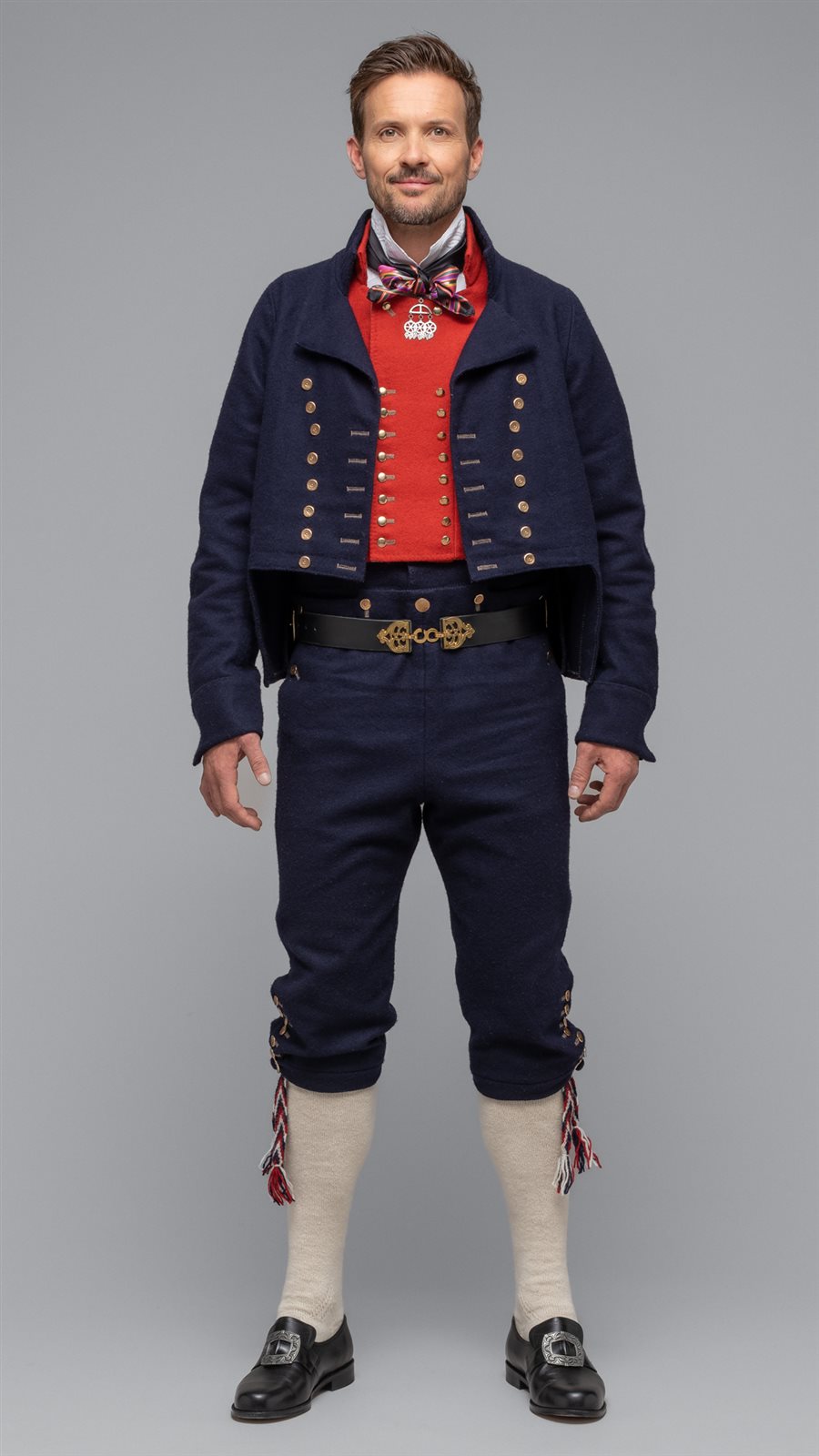 Mannsbunaden fra Nordmøre - Norsk Flid nettbutikk og bunader