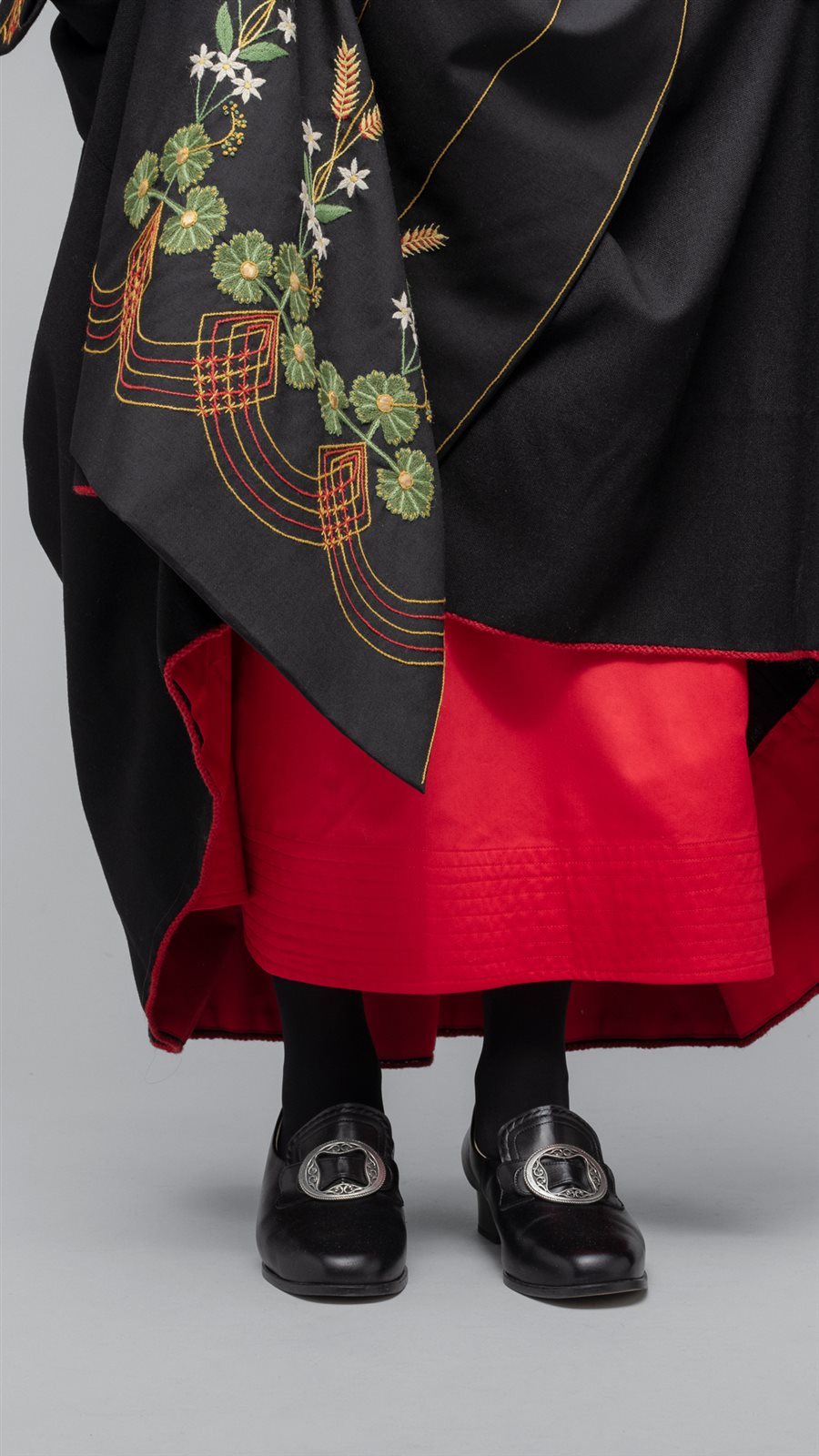 Ofotbunaden - Norsk Flid nettbutikk og bunader