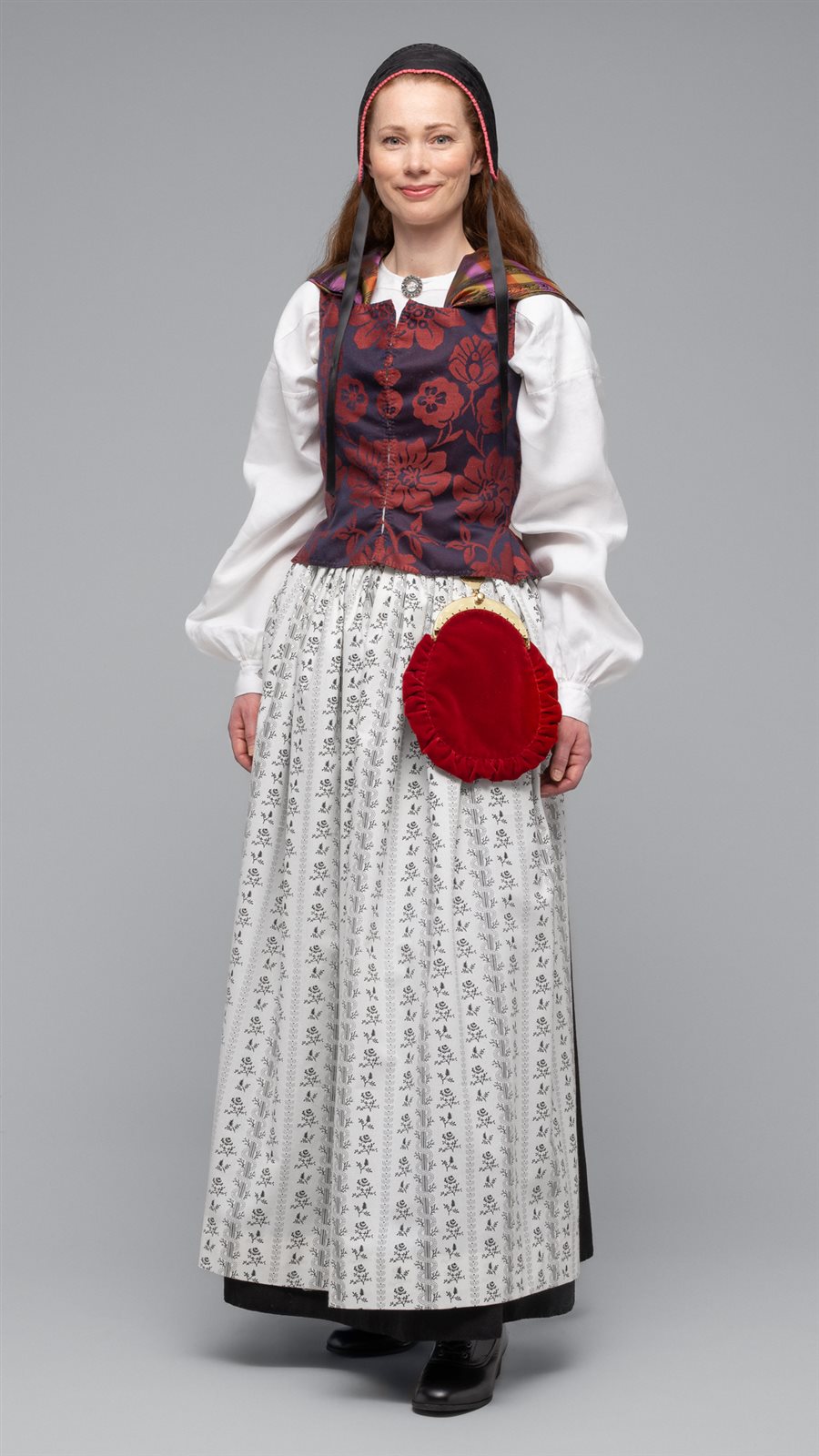 Rekonstruert bunad fra Oppdal 1790 - Norsk Flid nettbutikk og bunader