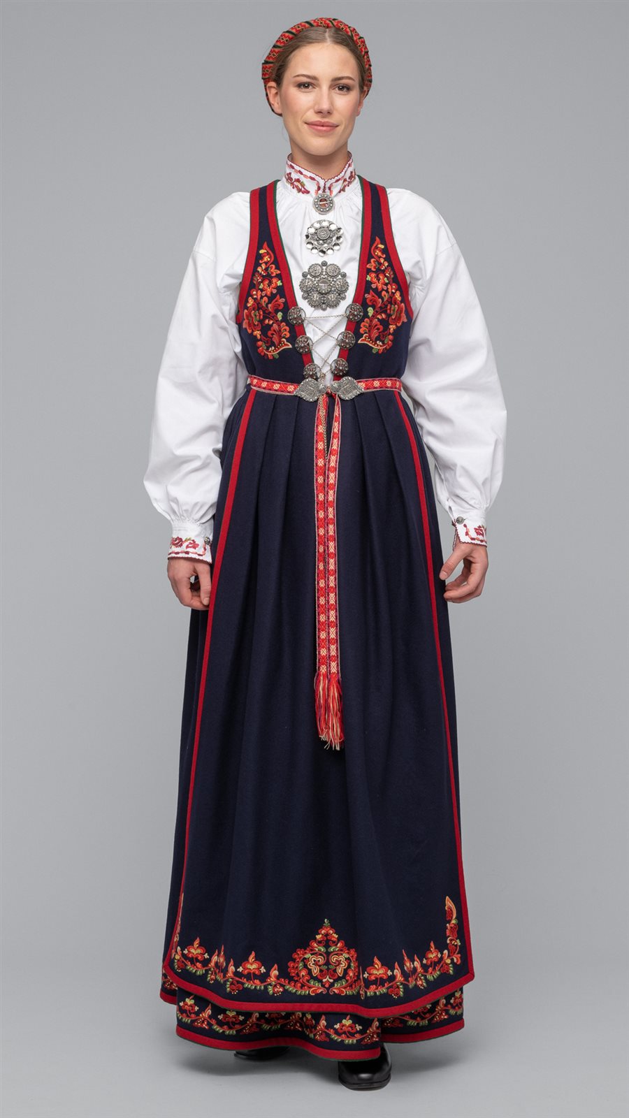 Vest-Telemarksbunad, modell fra Porsgrunn - Telemark - Alle bunader ...