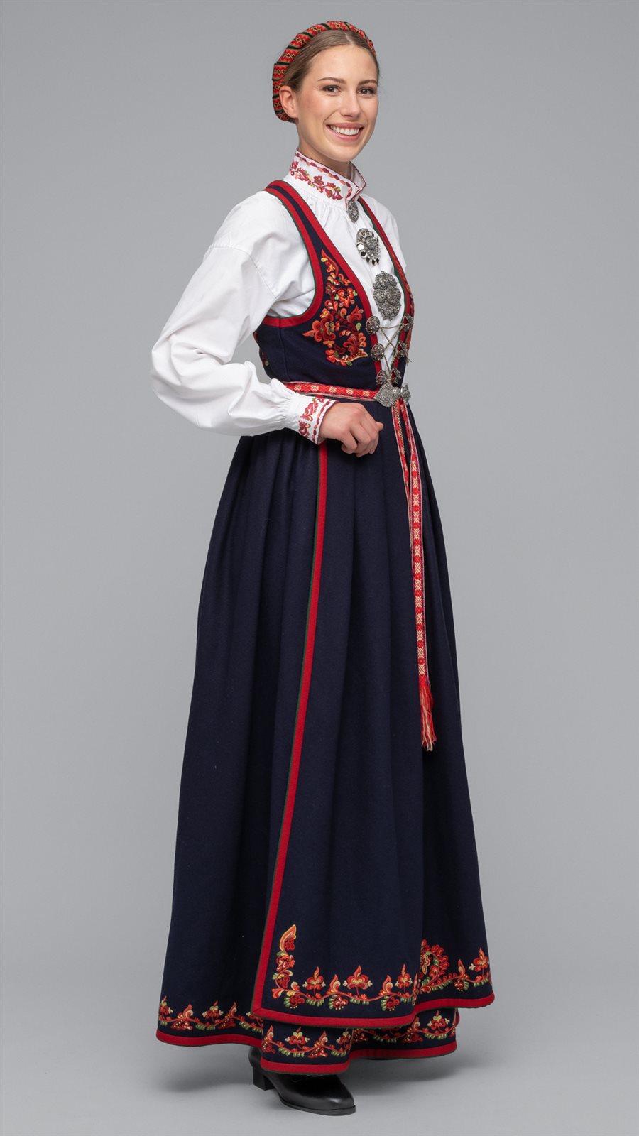 Vest-Telemarksbunad, modell fra Porsgrunn - Telemark - Alle bunader ...