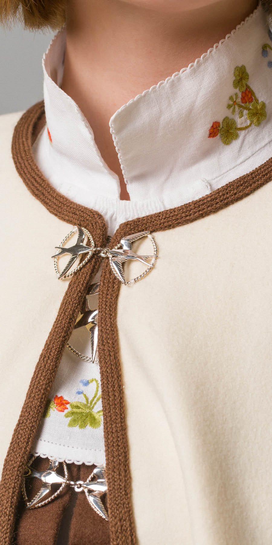 Senja festdrakt - Norsk Flid nettbutikk og bunader