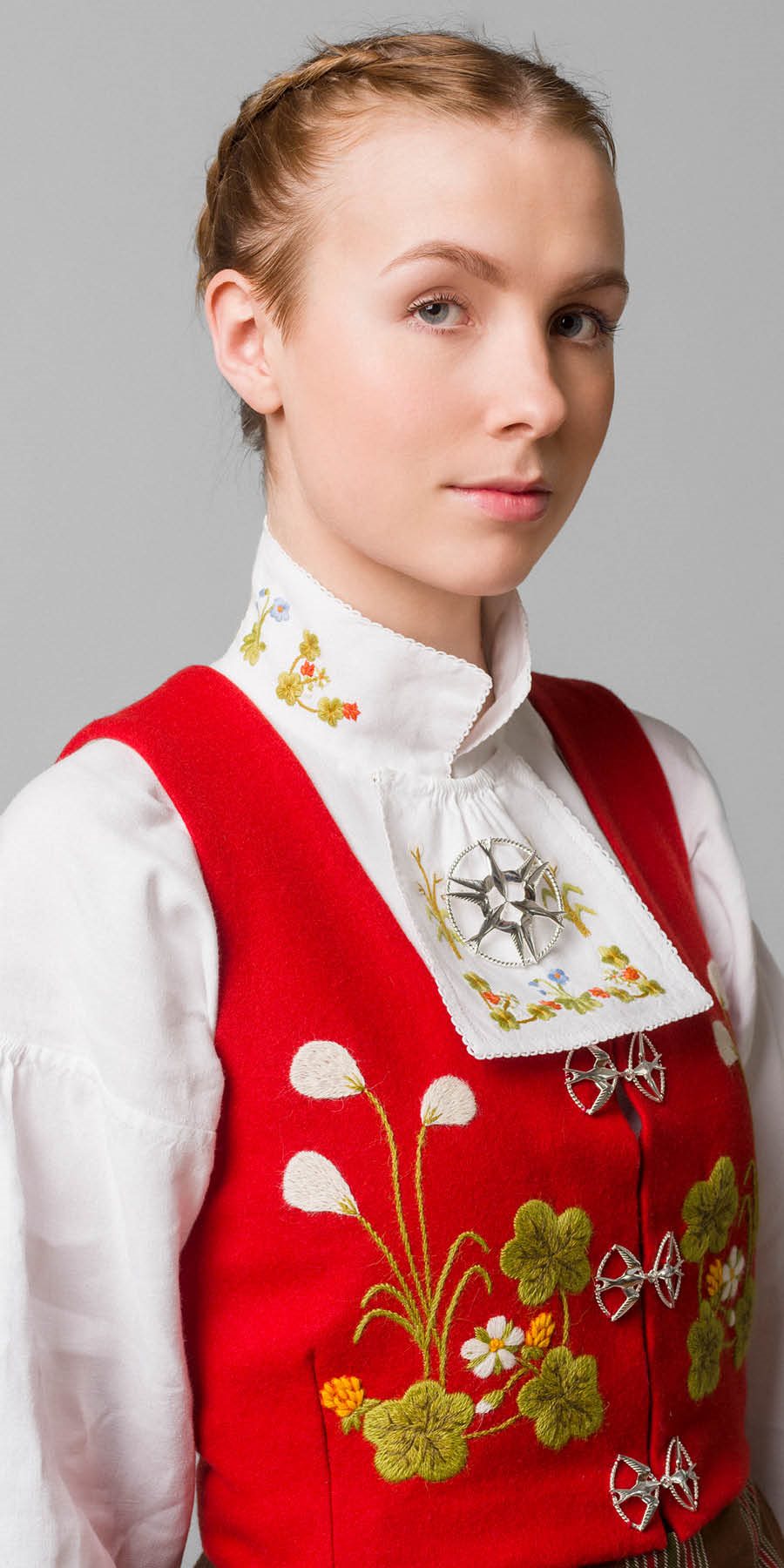 Senja festdrakt rød vest - Norsk Flid nettbutikk og bunader