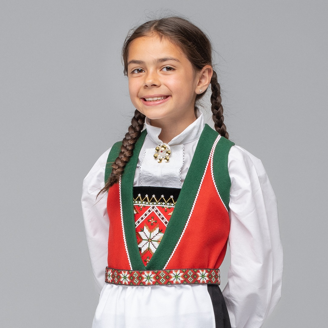 Voss barnebunad jente - Vestland - Alle bunader - Norsk Flid nettbutikk ...