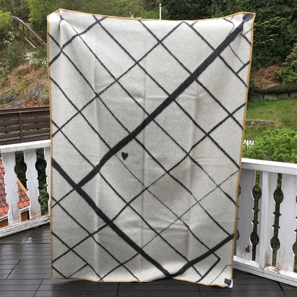 Pledd Kvadraturen - Norsk Flid nettbutikk og bunader