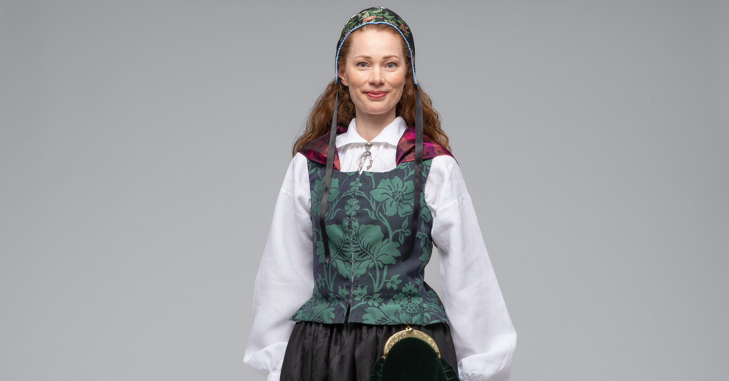 Rekonstruert bunad fra Oppdal 1790 - Norsk Flid nettbutikk og bunader